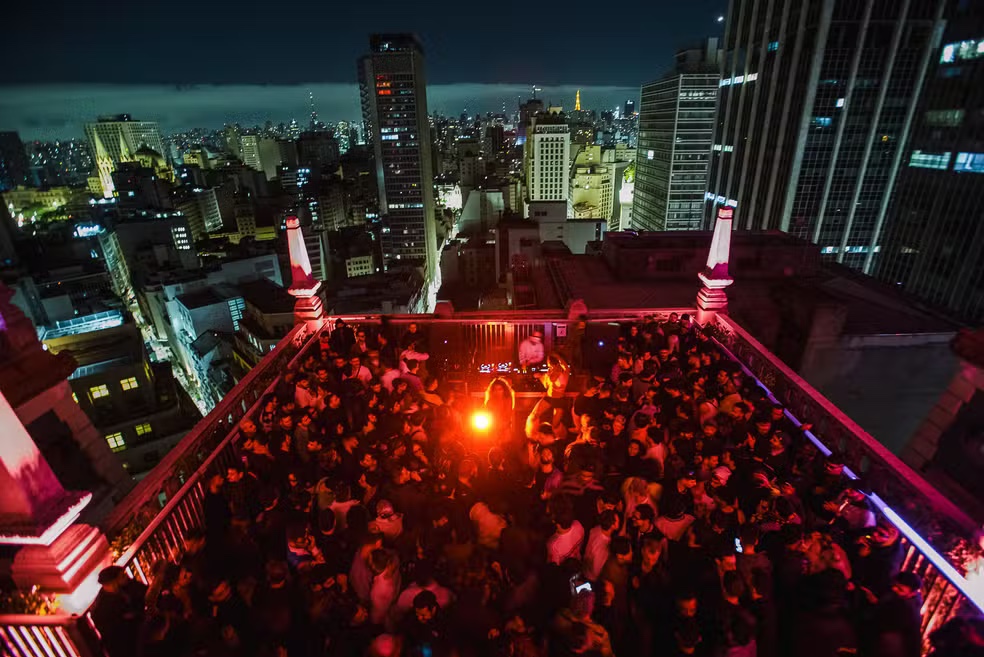 Rooftop do Edifício Martinell agita festa instagramável com vista ...